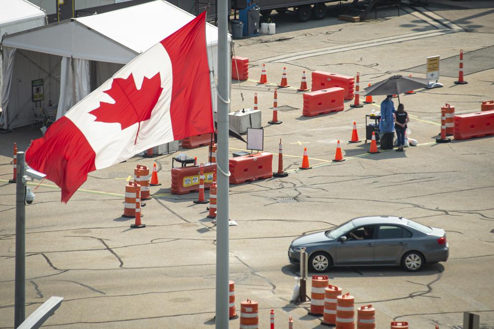 Feds extend border measures for travellers entering Canada through June