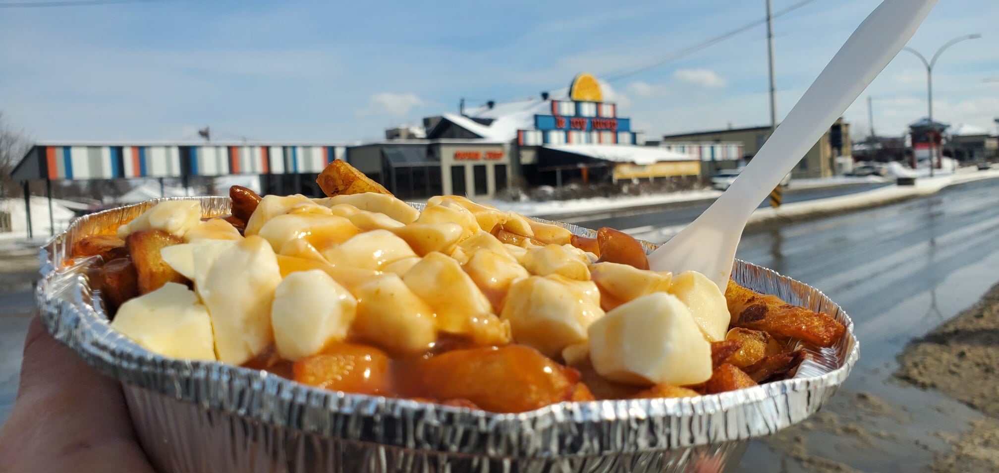 Russian invasion of Ukraine: Quebec diner denounces Putin with name change