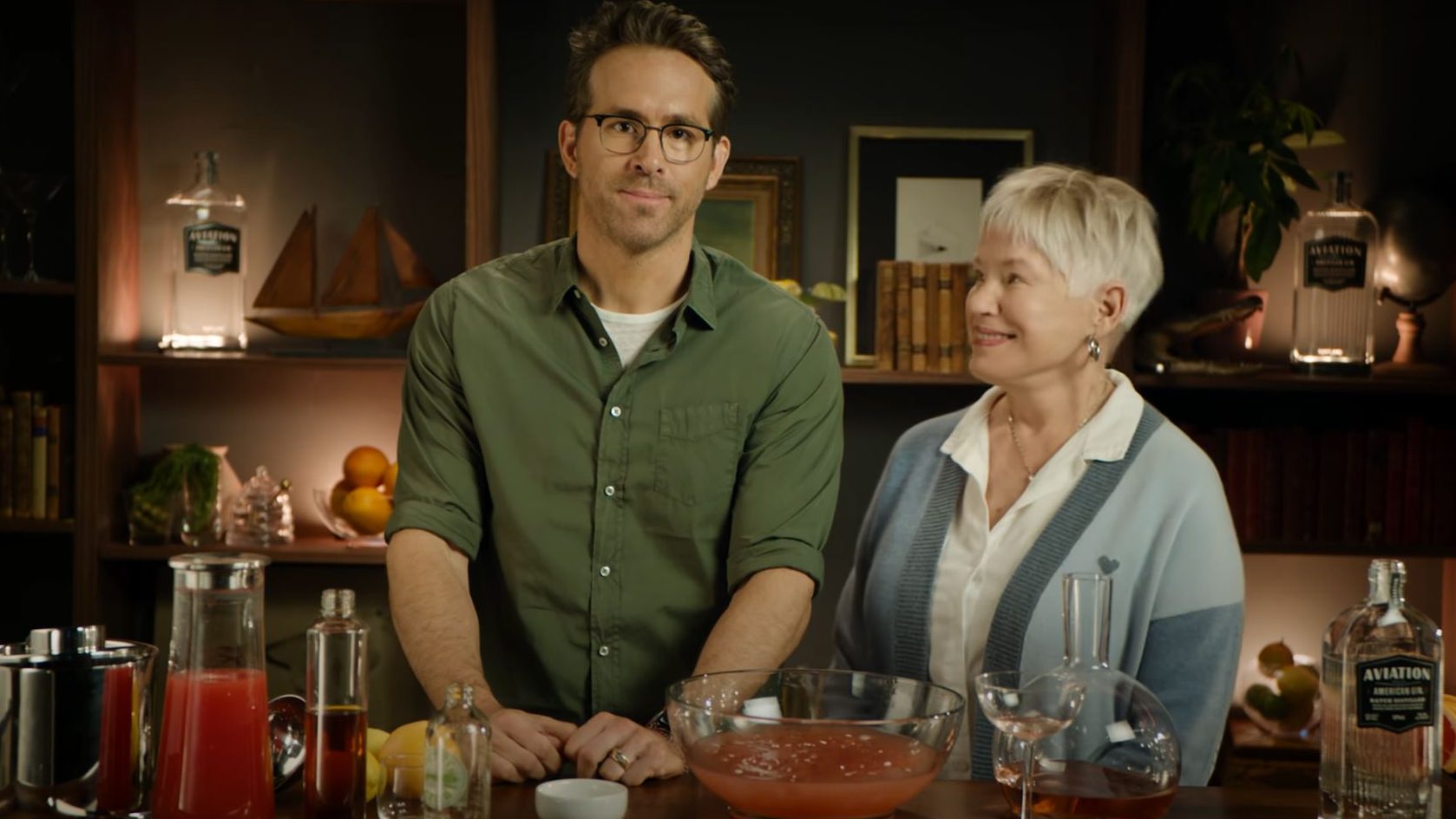 Ryan Reynolds shares spotlight with mom for Mother's Day - CityNews ...