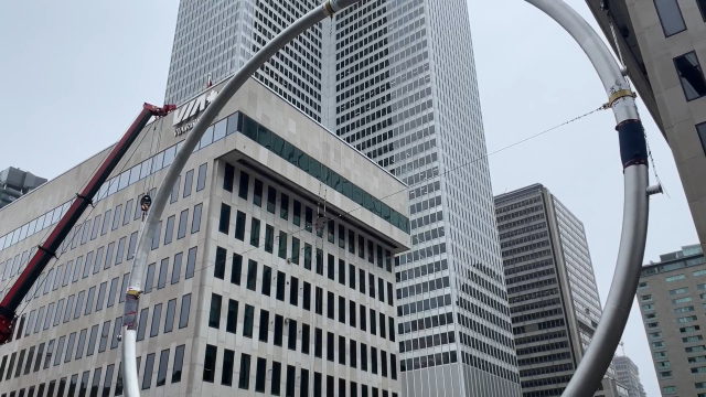 Giant ring being installed Saturday in downtown Montreal