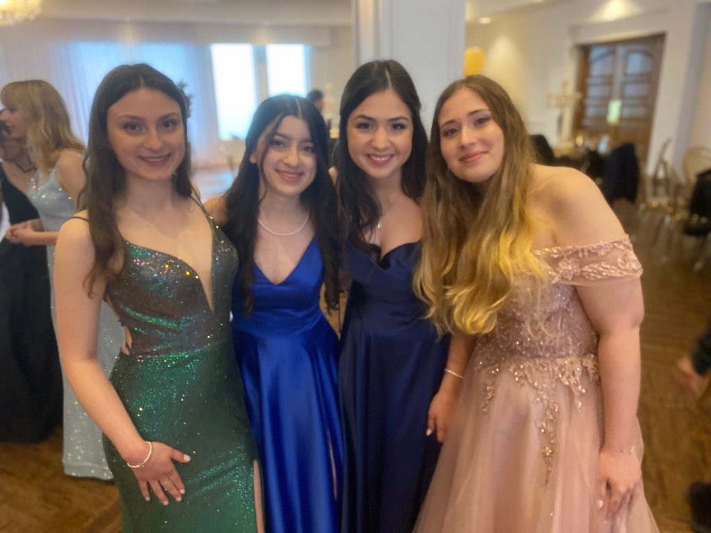 Prom back for Quebec students