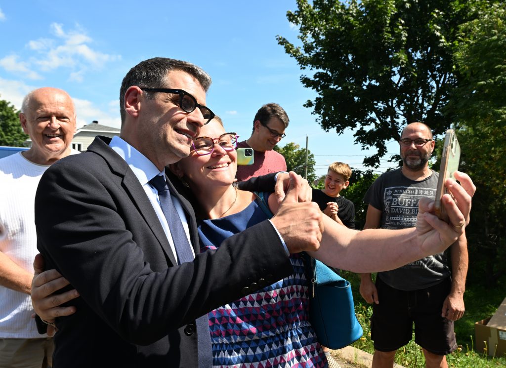 Quebec's parties begin criss-crossing province on first full day of ...