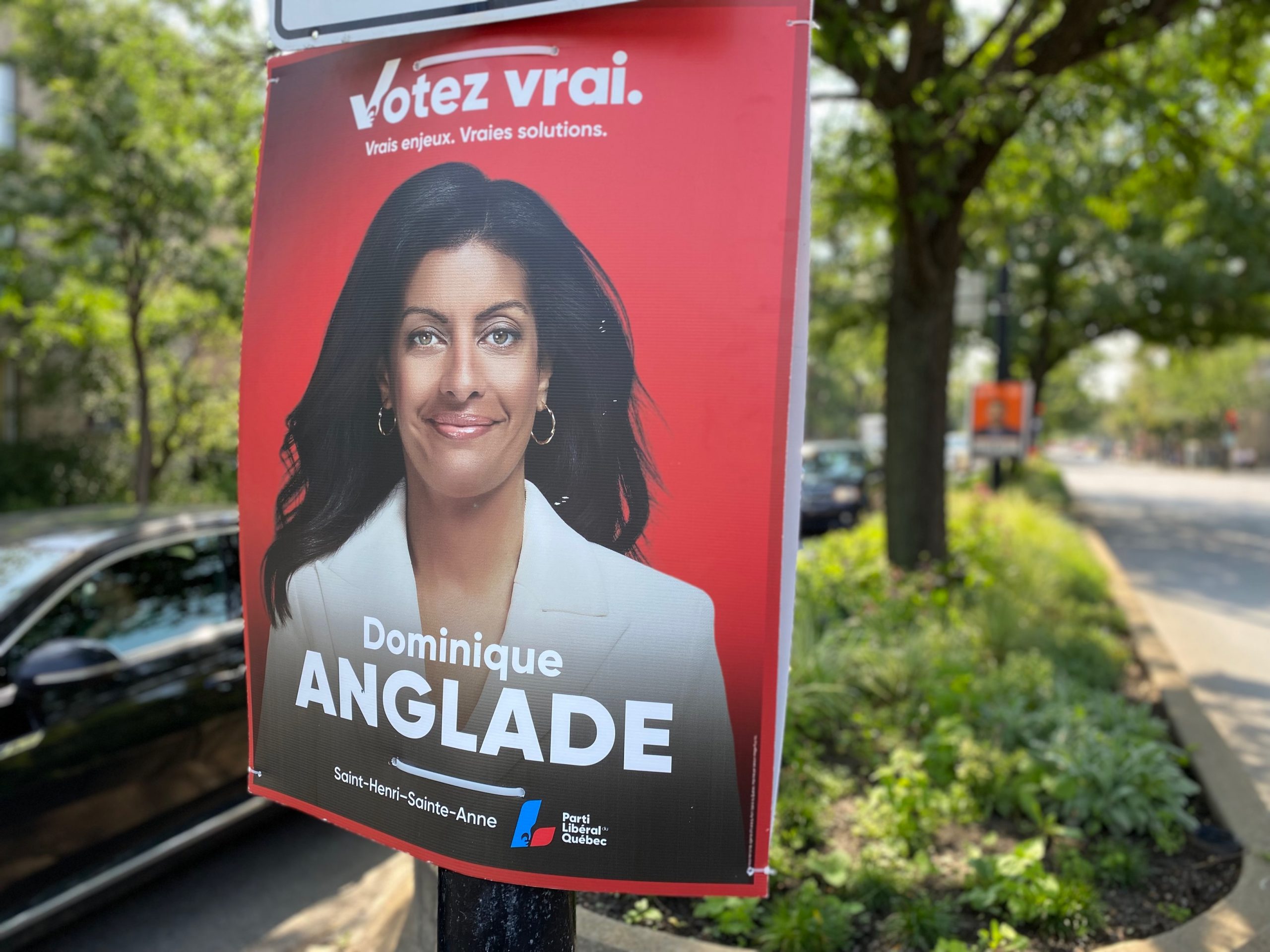 Is it important to post election signs in languages other than French ...