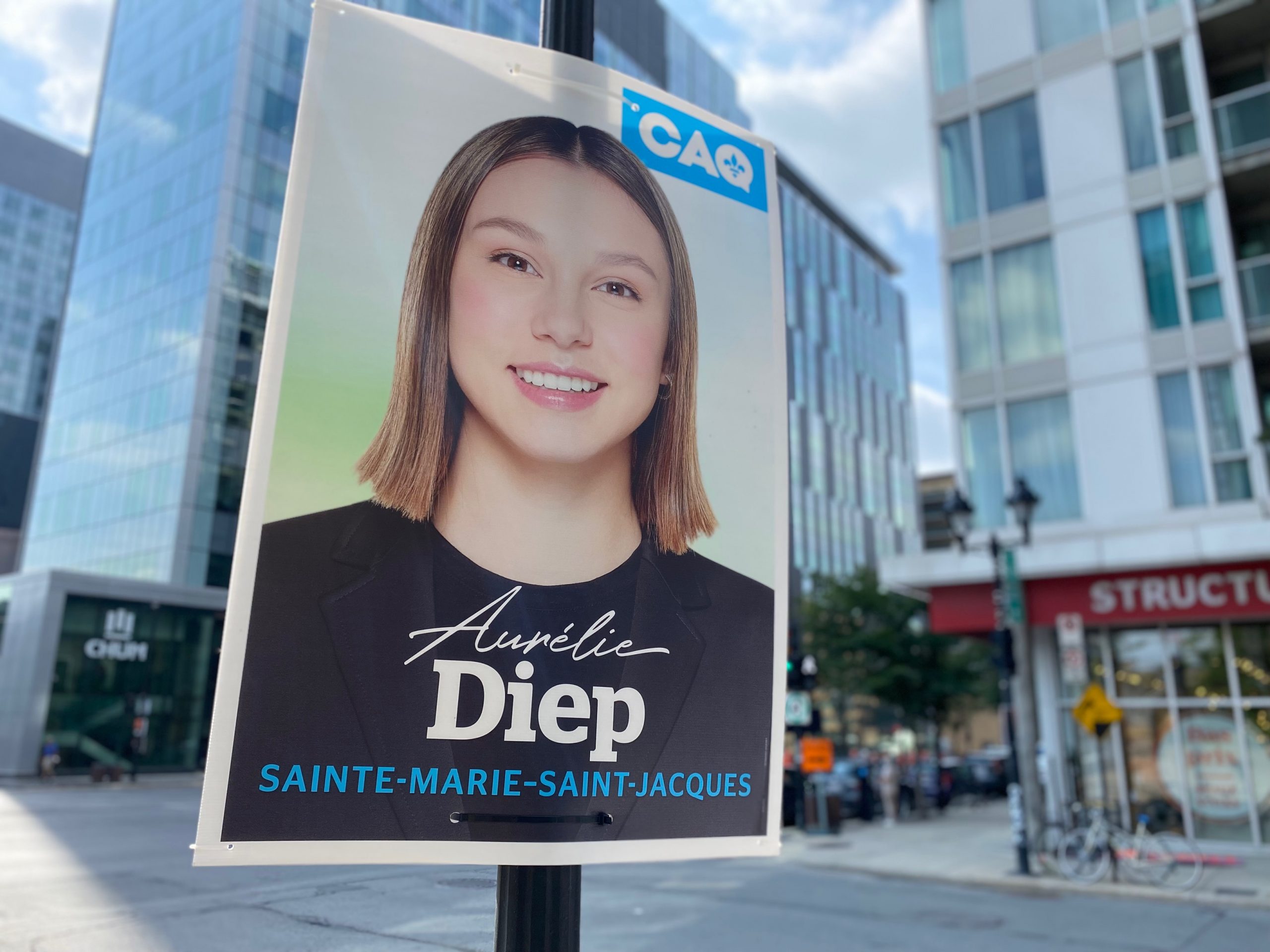 Is it important to post election signs in languages other than French ...