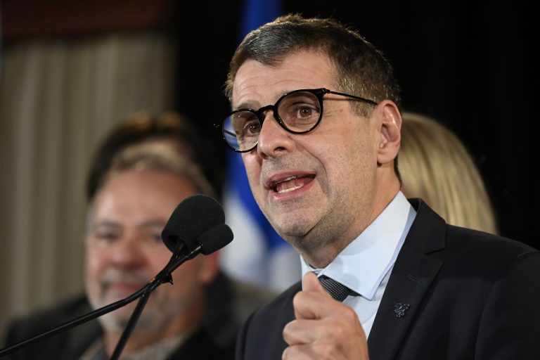 Eric Duhaime wants to cut 20,000 public service positions in Quebec