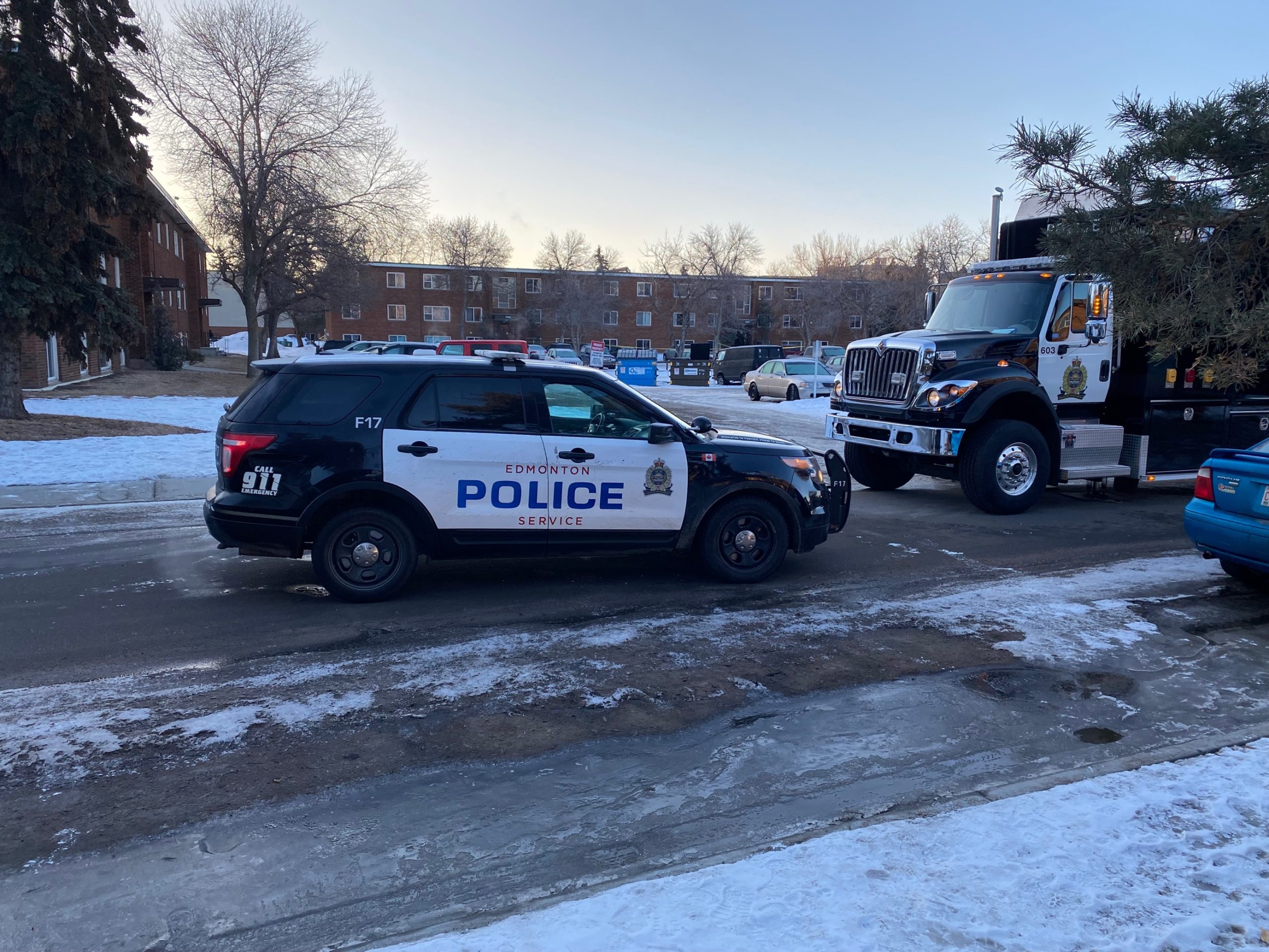 2 Edmonton police officers shot and killed - CityNews Montreal