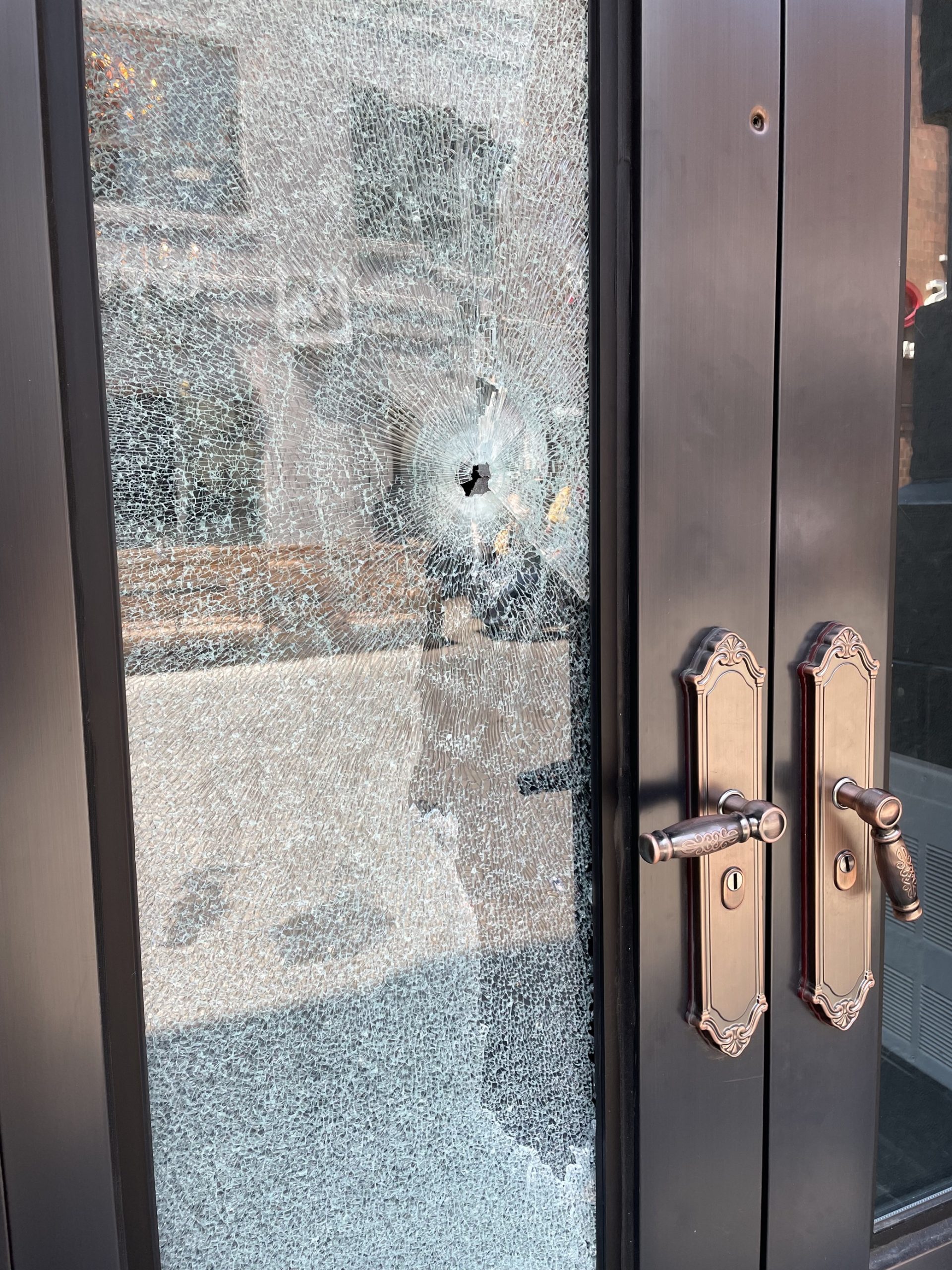 Gunshots fired at business on Crescent in downtown Montreal