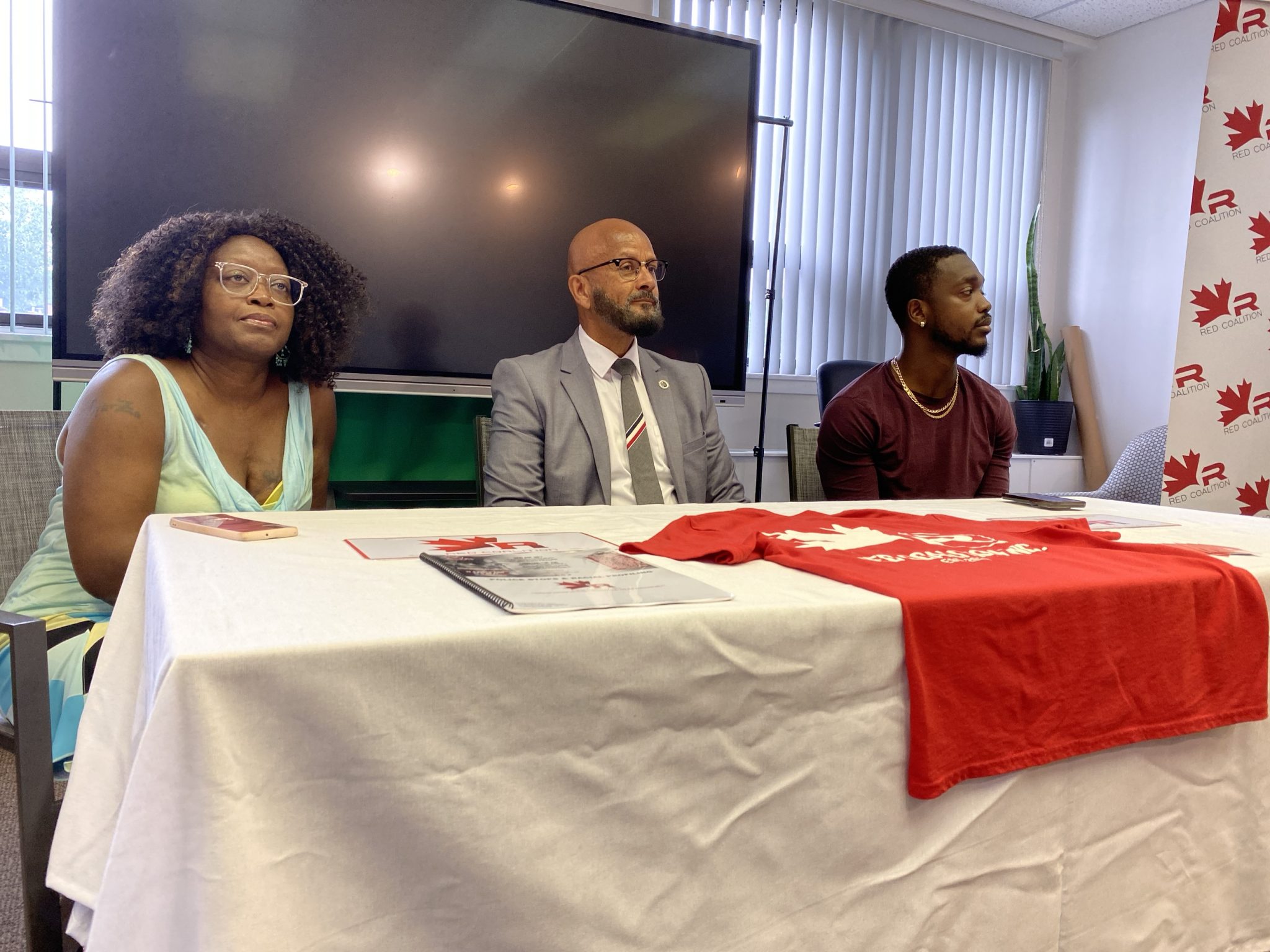 Red Coalition demanding Montreal police review street checks policy