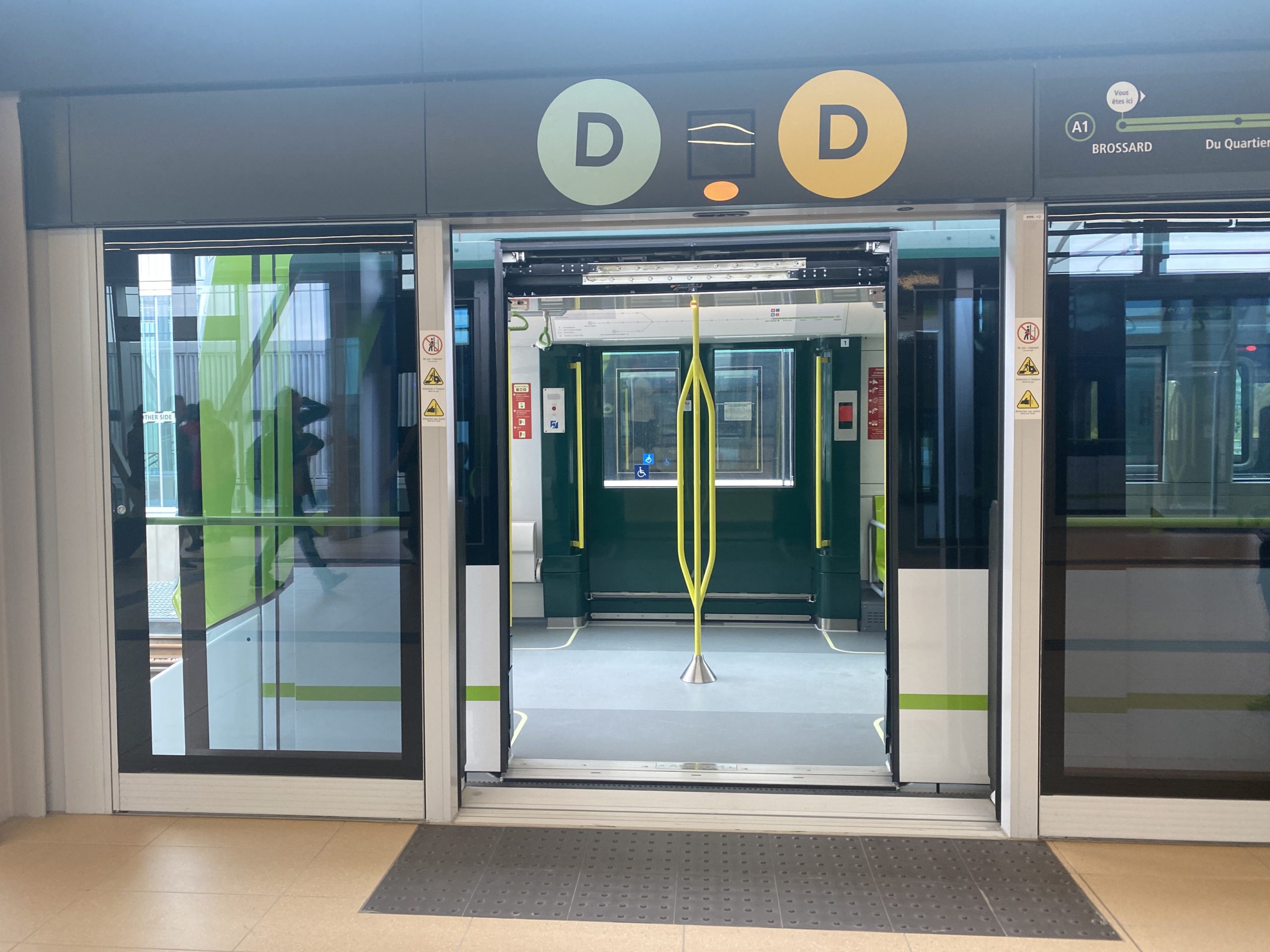 Montreal's new light rail train network inaugurated, will open for free ...