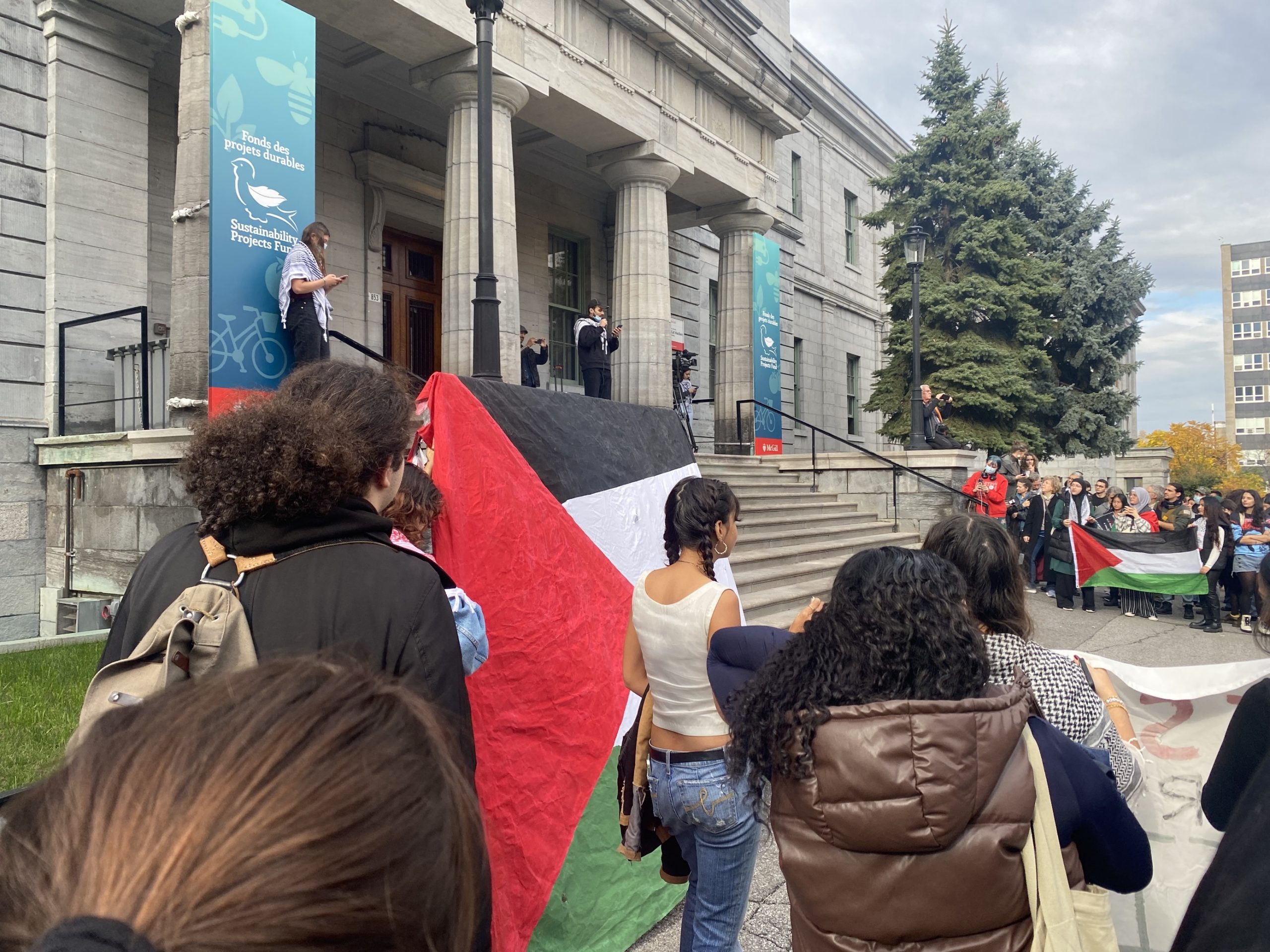 Montreal students walk out to support Palestinians - CityNews Montreal