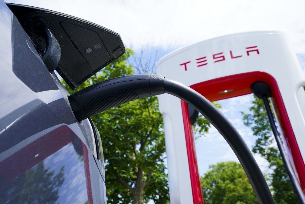 Tesla recall will affect roughly 193,000 cars in Canada