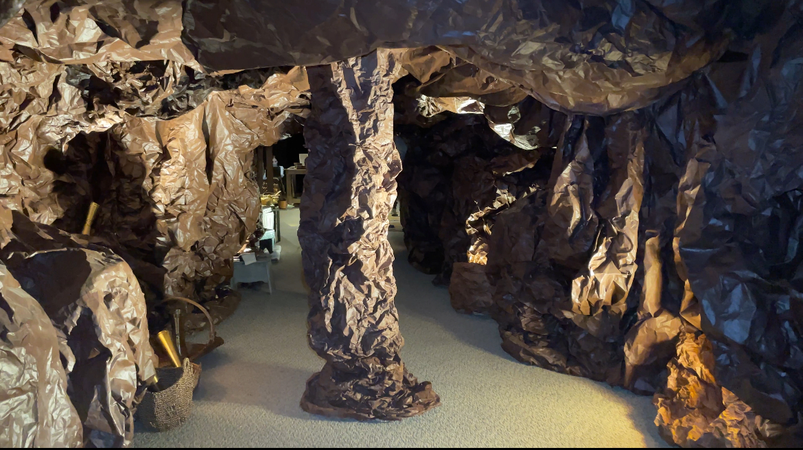 Montreal church creates 'biggest' Christmas Cave