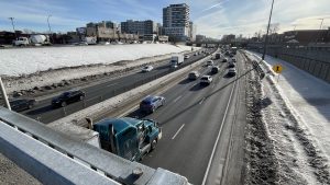 Quebec extends reduced cost of driver's licence for another year