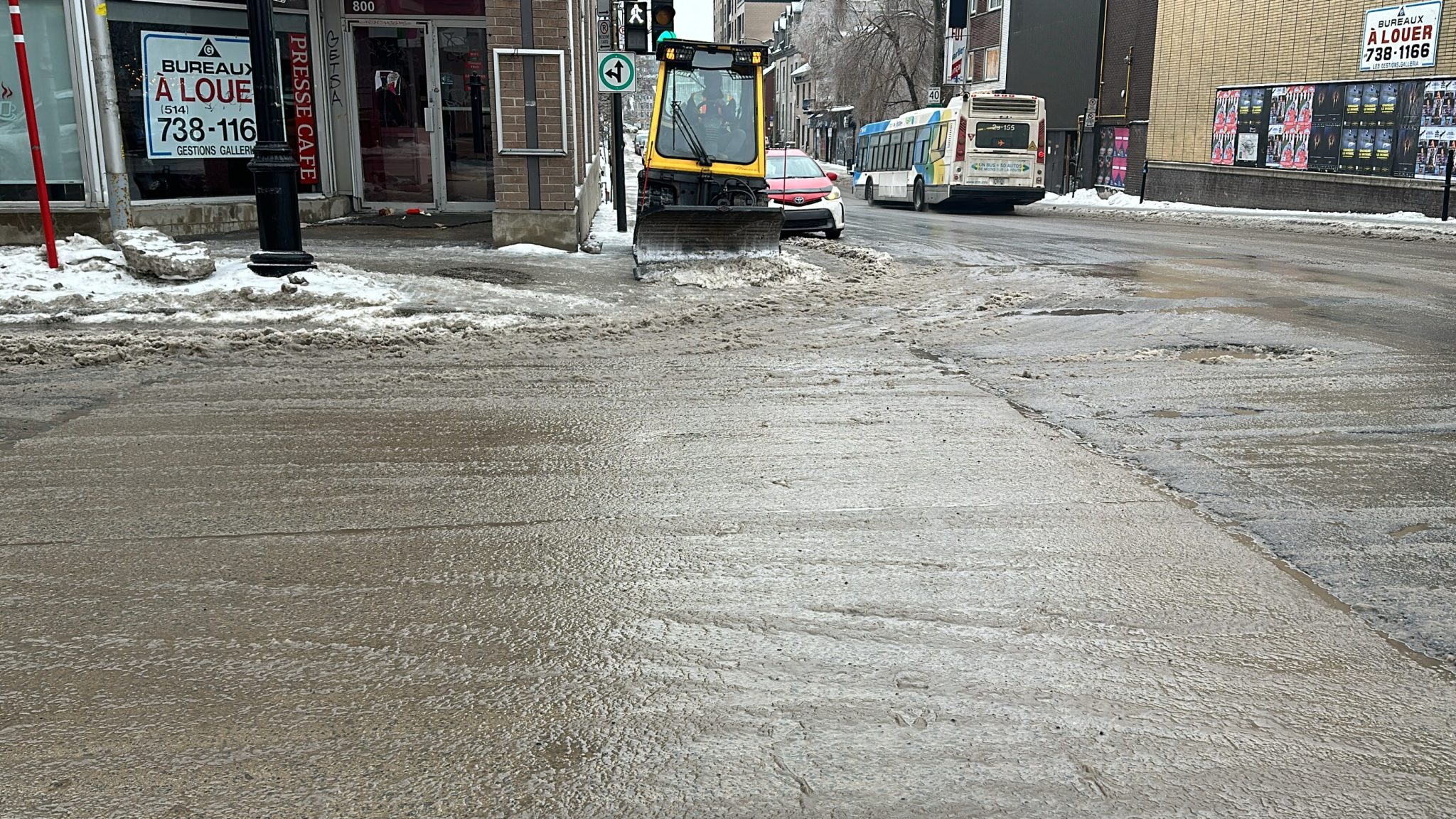 Freezing rain leaves sidewalks and roads slippery in Montreal