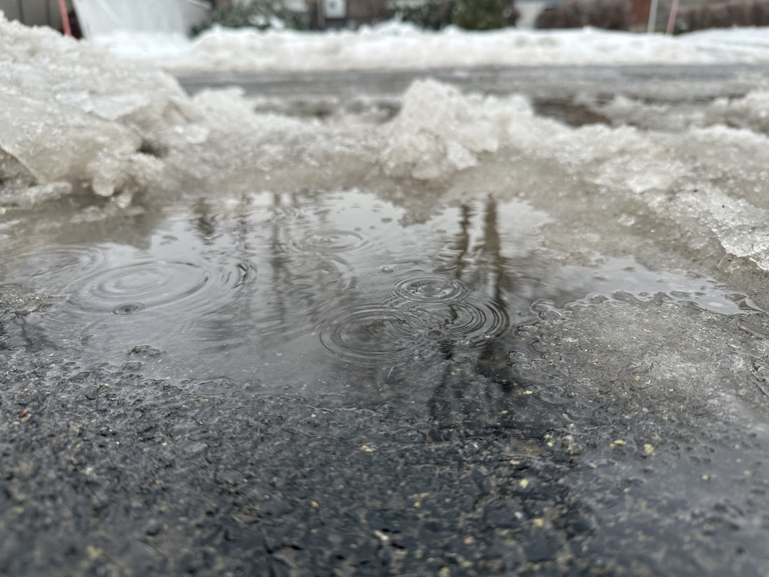 Freezing rain warning ends for Montreal, then some snow