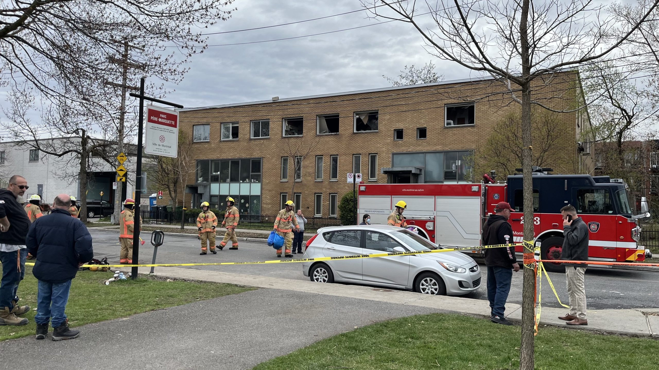 Fire forces 37 people from their homes in Rosemont