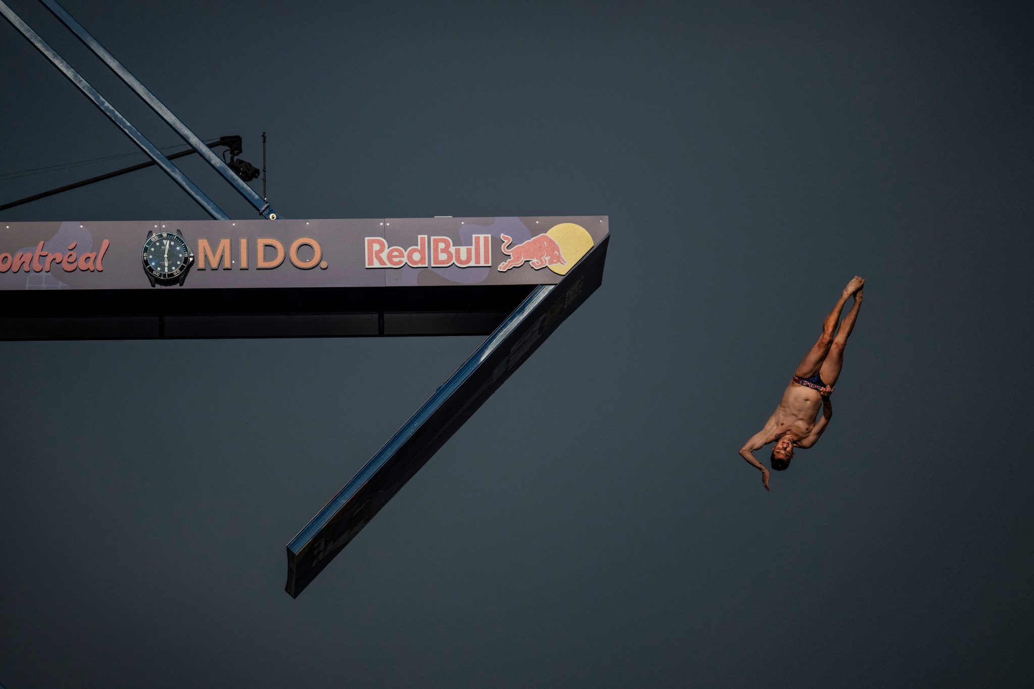 Molly Carlson wins Red Bull Cliff Diving competition in Montreal