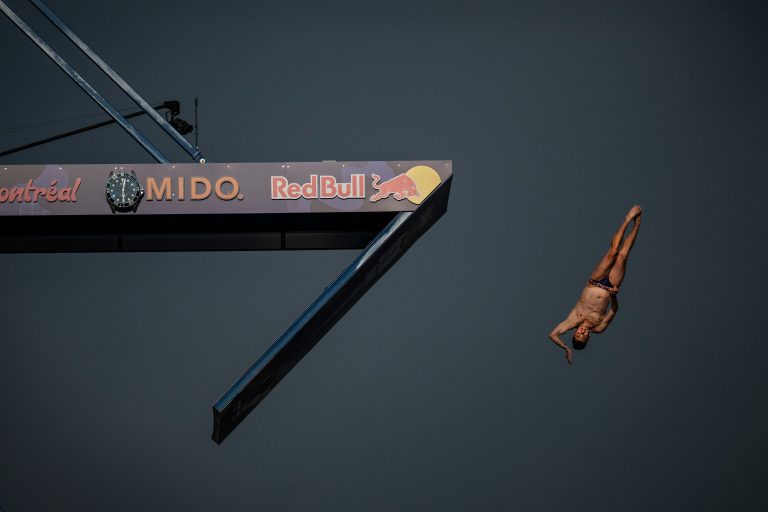 Molly Carlson wins Red Bull Cliff Diving competition in Montreal