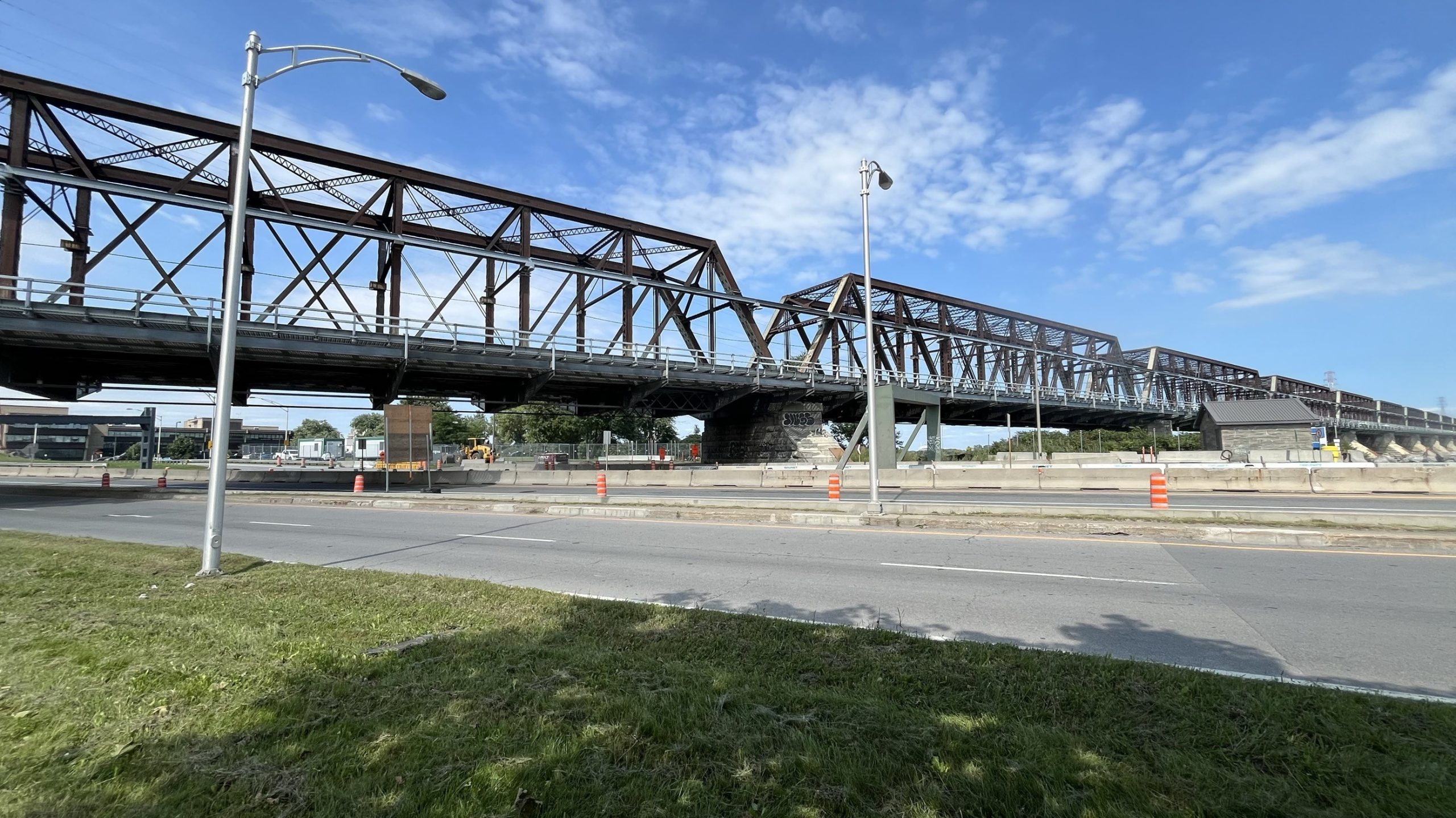 Victoria Bridge reopens towards Montreal after emergency inspection