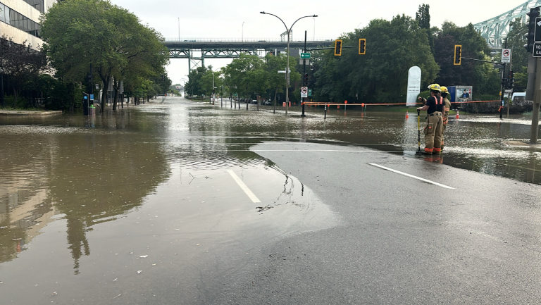 'Geyser' in Montreal after major water main break floods streets and ...