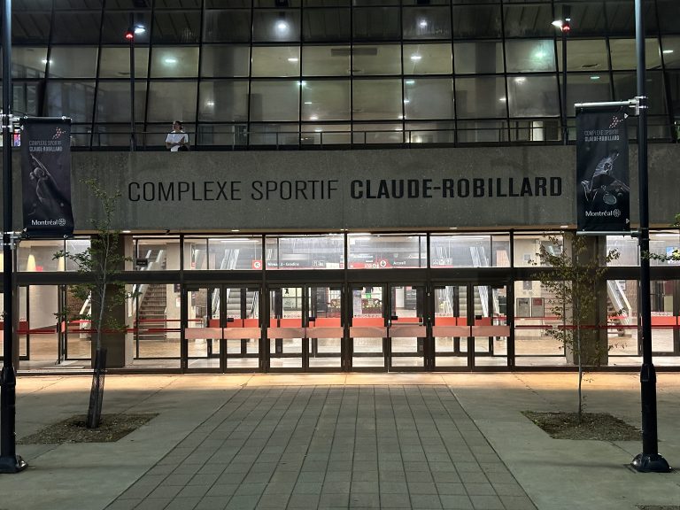 Terminales de pago añadidos en el Complejo Deportivo Claude Robillard ...
