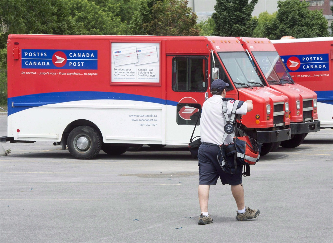 Canada post negotiations ongoing as strike threat looms