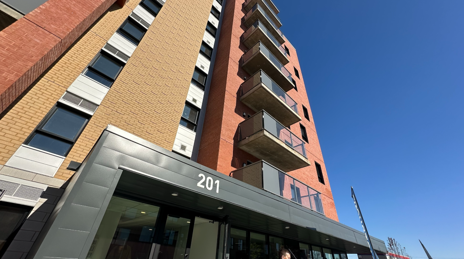 Close to 900 affordable housing units inaugurated in Montreal