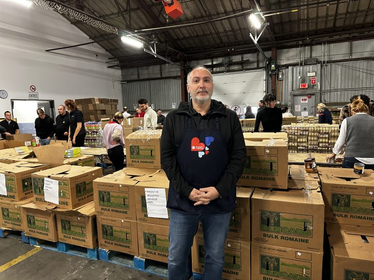 Moisson Montréal surpasses their own record with 42,000 holiday food boxes