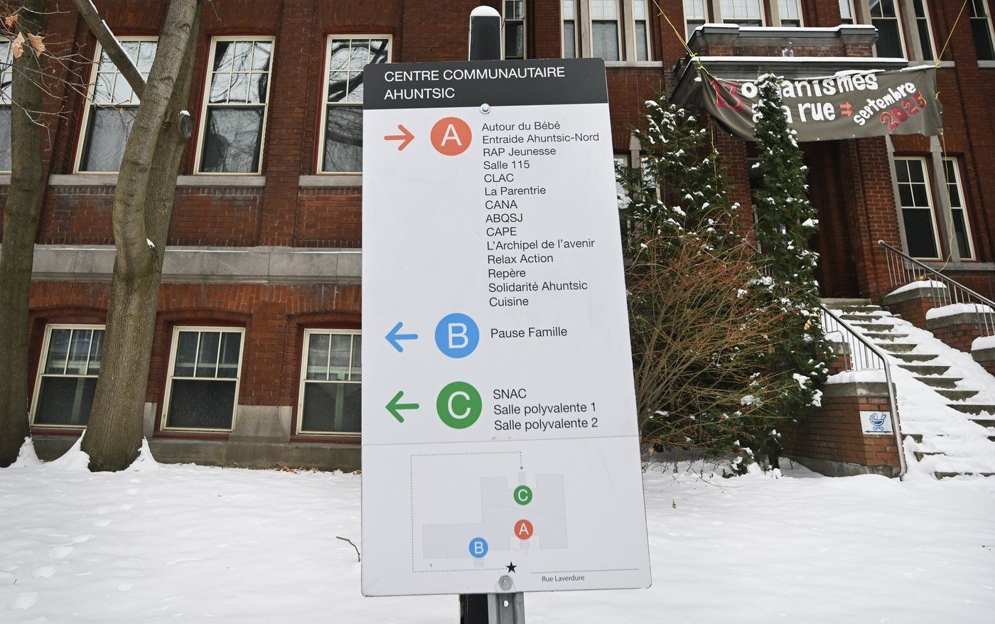 13 community groups refuse to leave Montreal centre despite eviction order