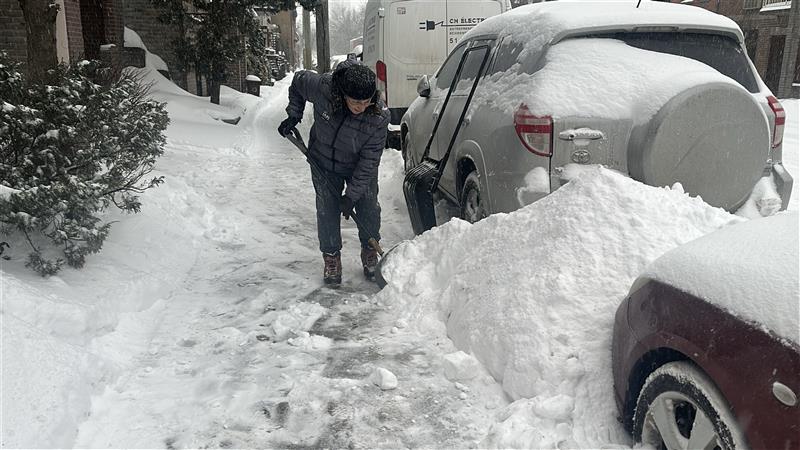 More snow to come in Montreal this weekend following first major snowstorm