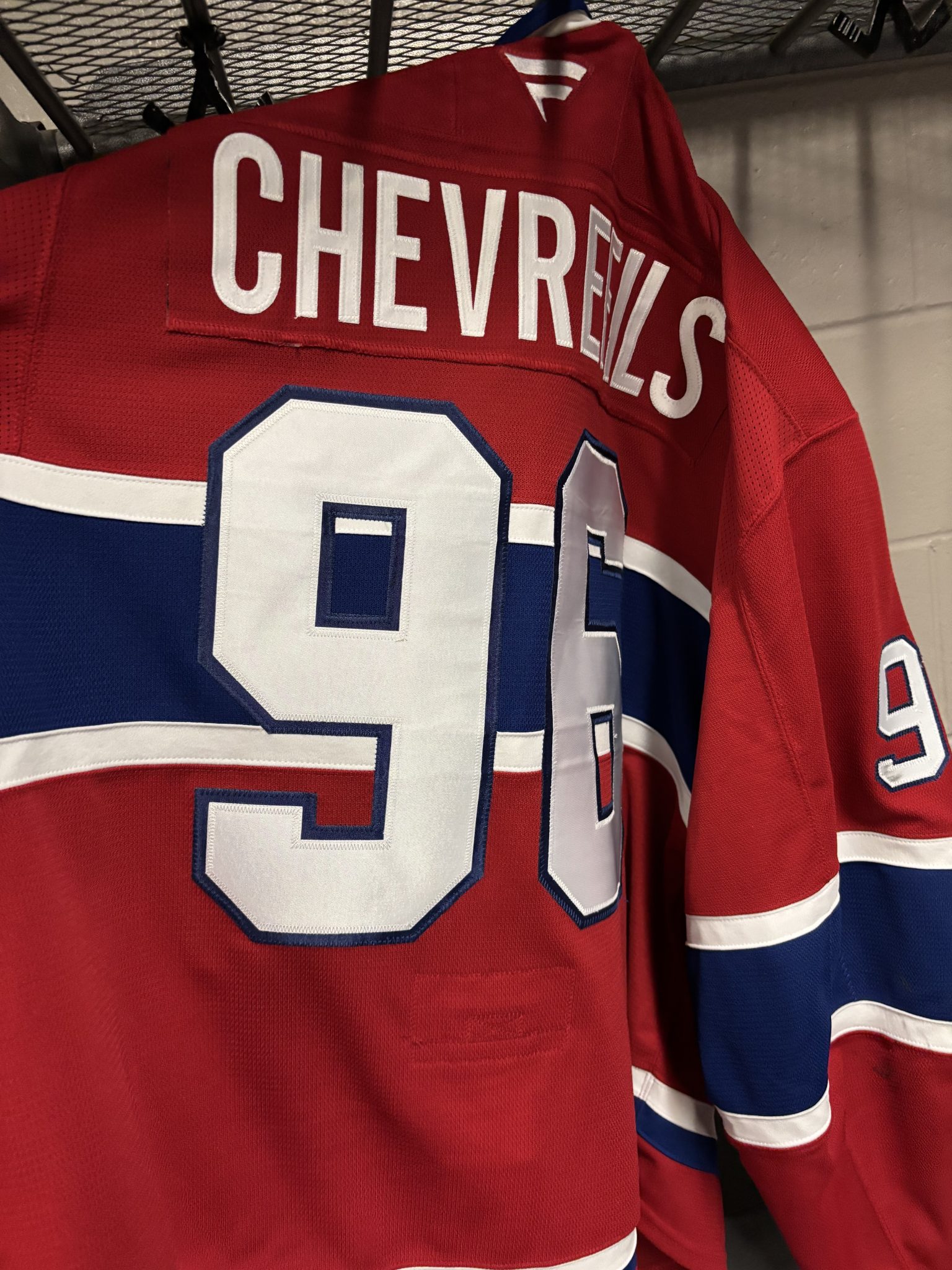 'Completely insane': SPVM officer on the Montreal Canadiens' bench - CityNews Montreal