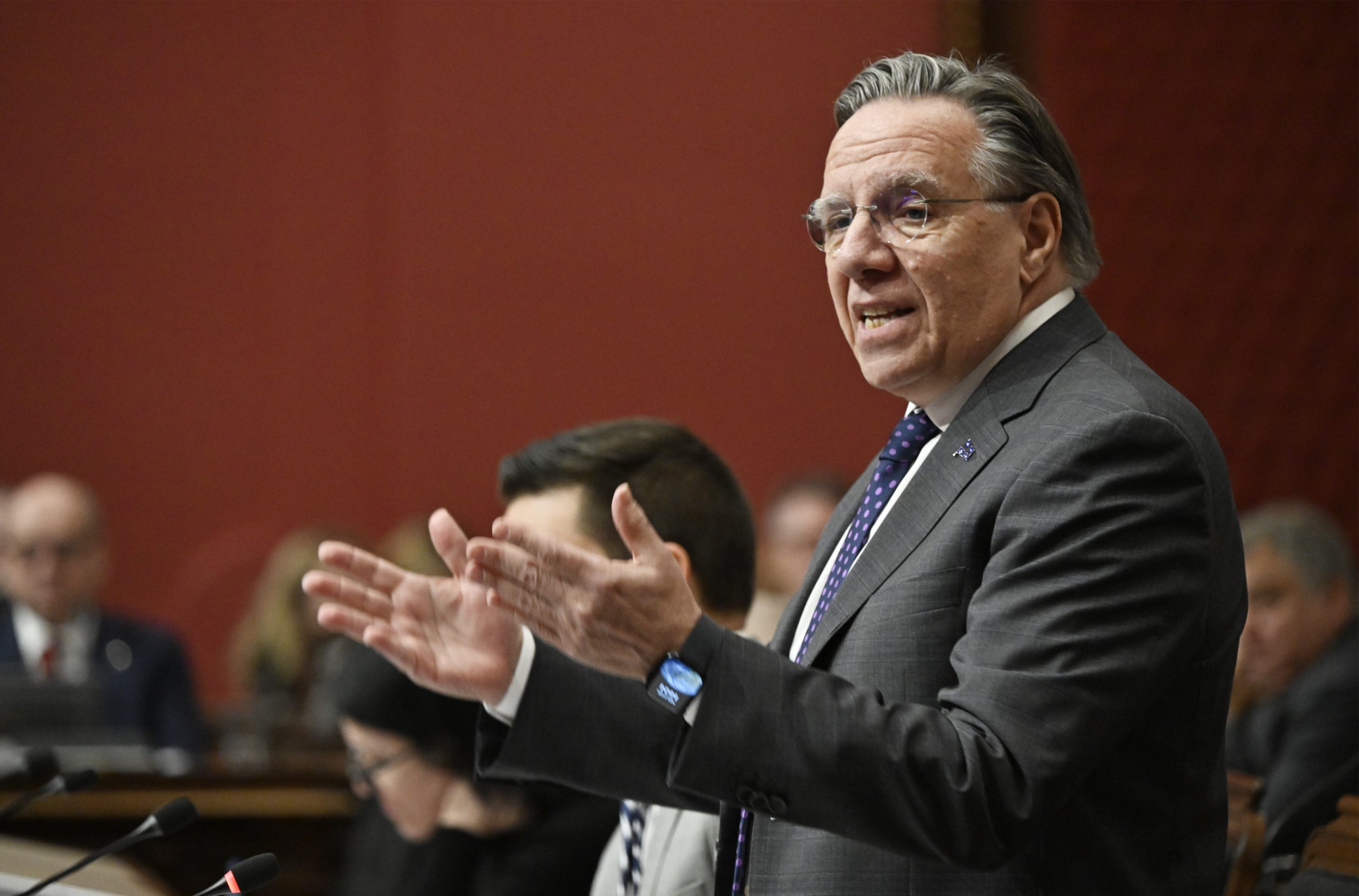 Legault government wants to bring Quebec doctors into line, introducing ...