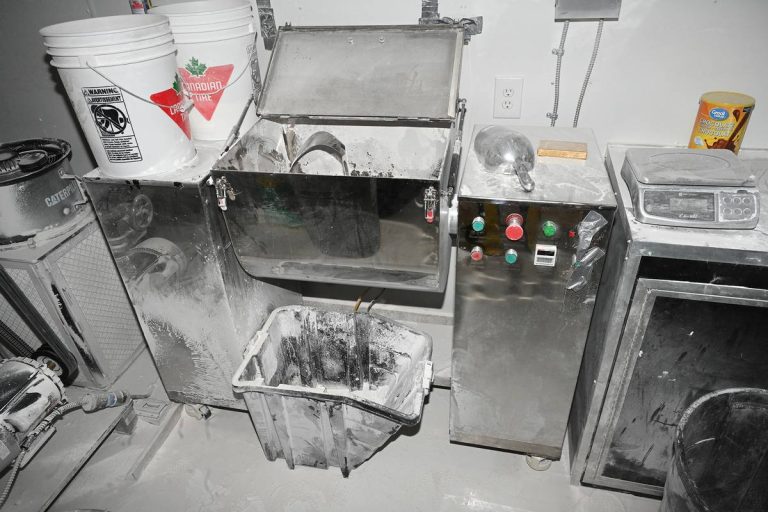 Quebec clandestine laboratory: RCMP seize 2.5 million tablets of ...