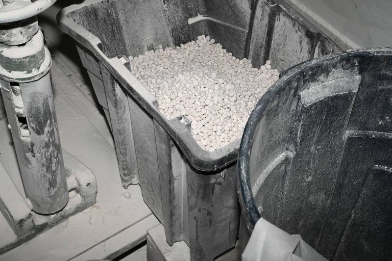 Quebec clandestine laboratory: RCMP seize 2.5 million tablets of ...