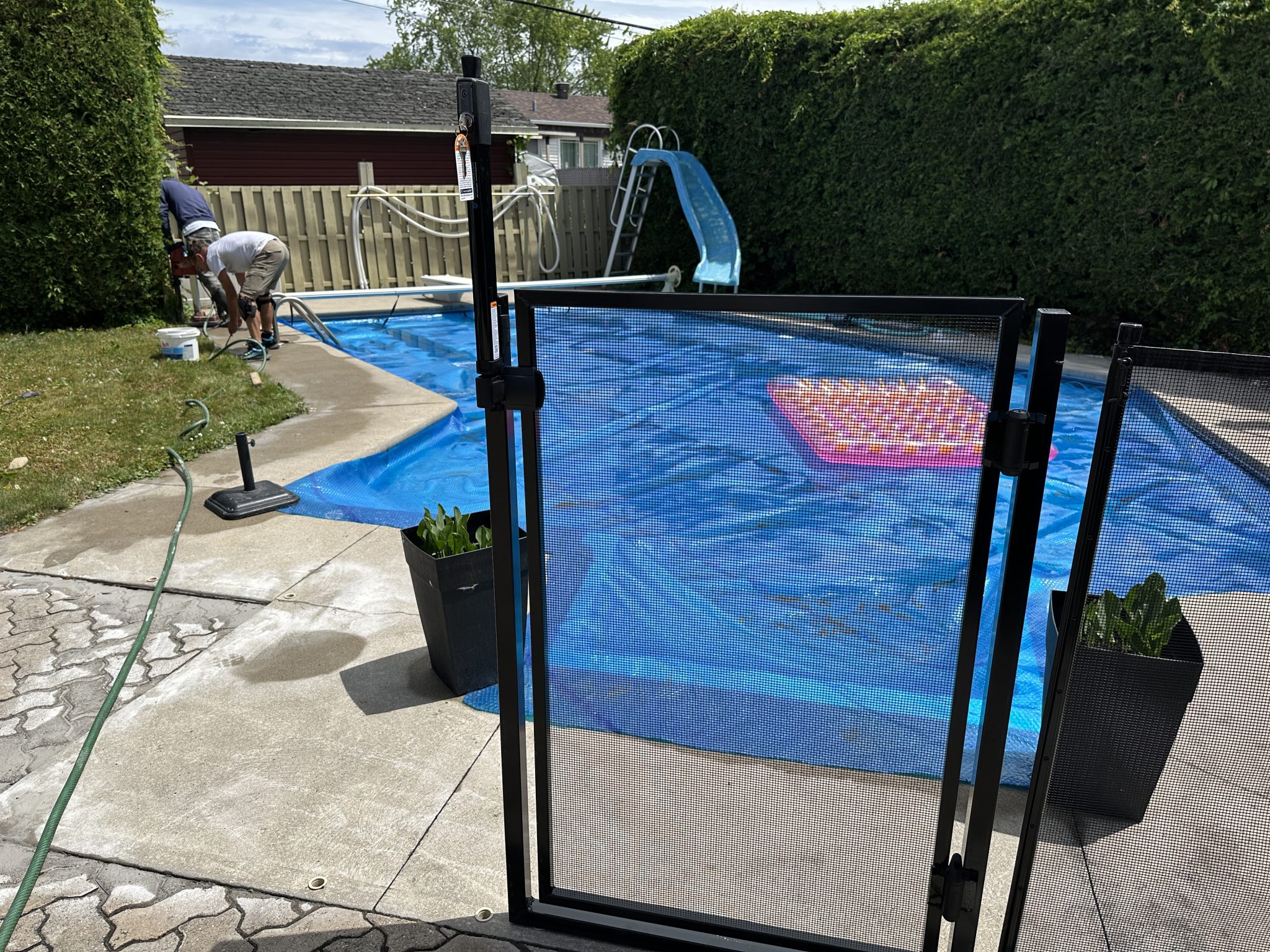 New regulations for mandatory fences around Quebec residential pools to ...