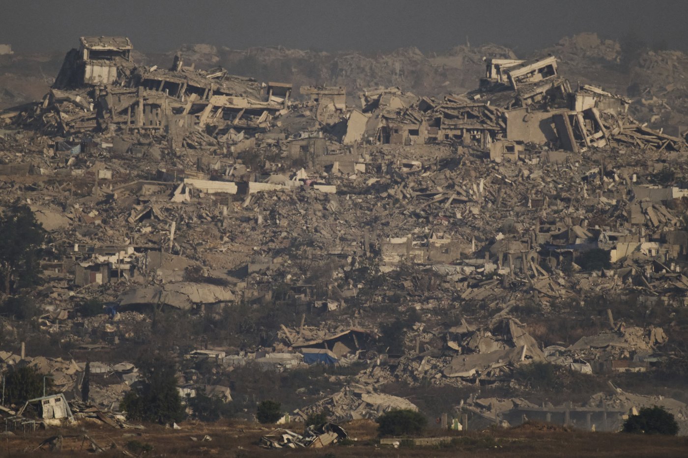Europe unveils deal for more food and fuel for Gaza. Israeli strike ...