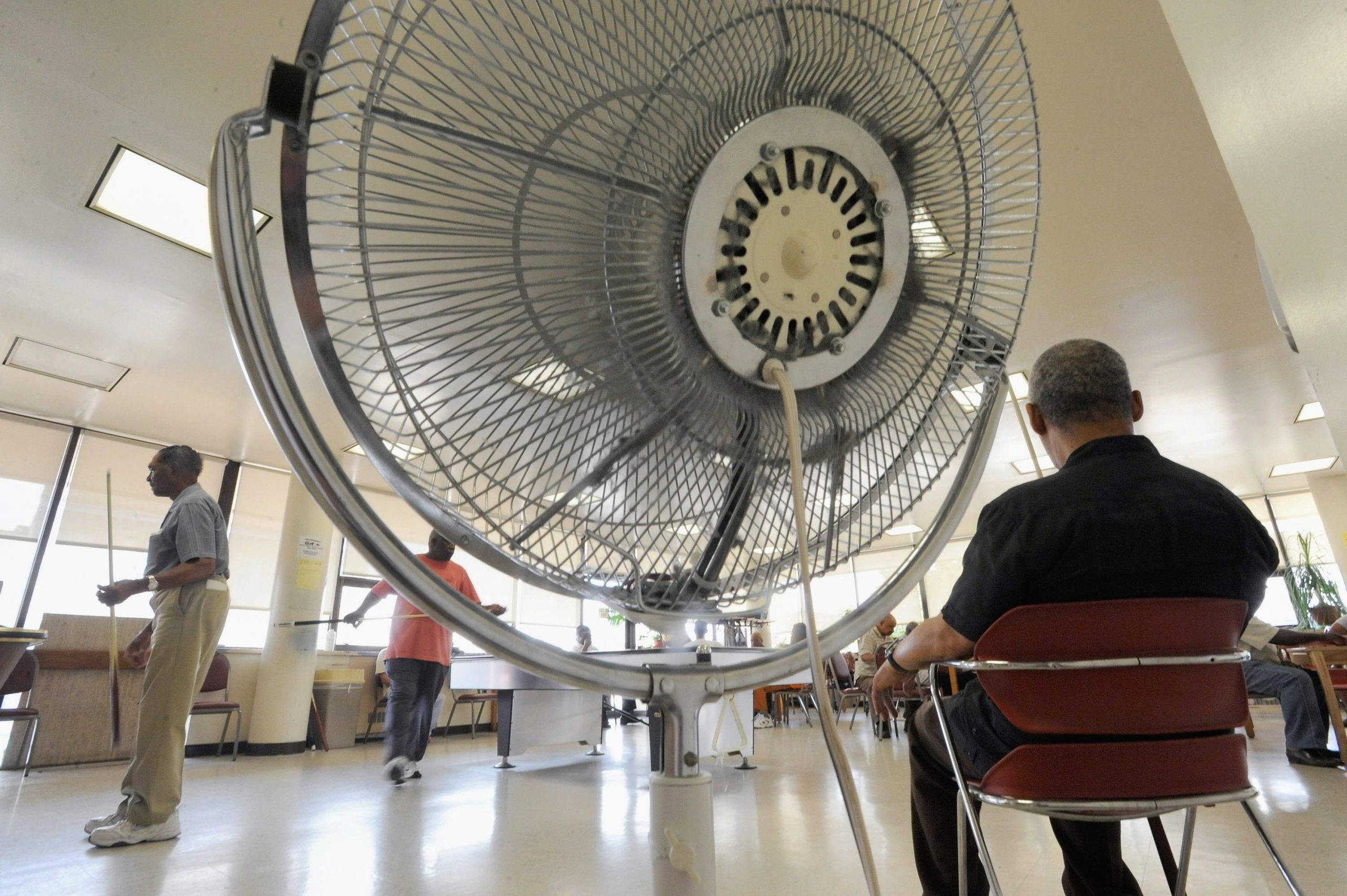 Montreal study finds using fans reduced cardiac workload for seniors ...