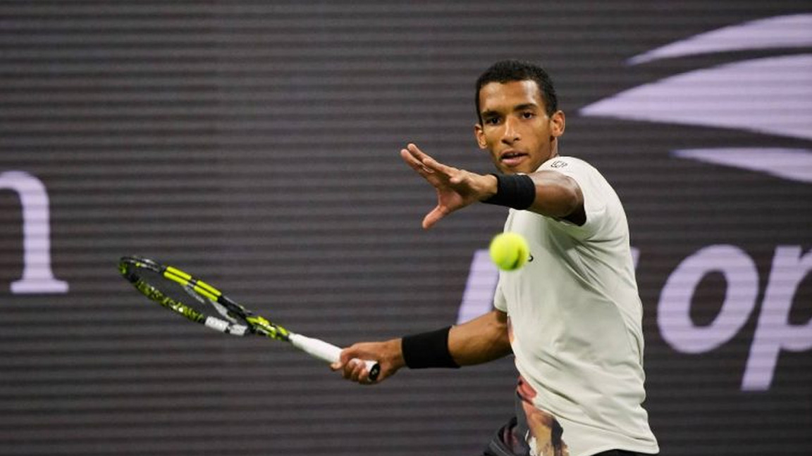 Felix Auger-Aliassime stuns 3rd seed Zverev, advances to 4th round of US Open