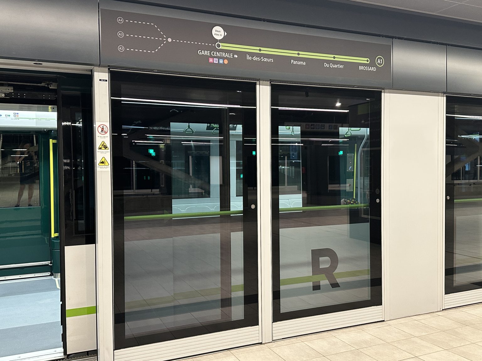 REM weekday service resumes between Downtown Montreal & Brossard