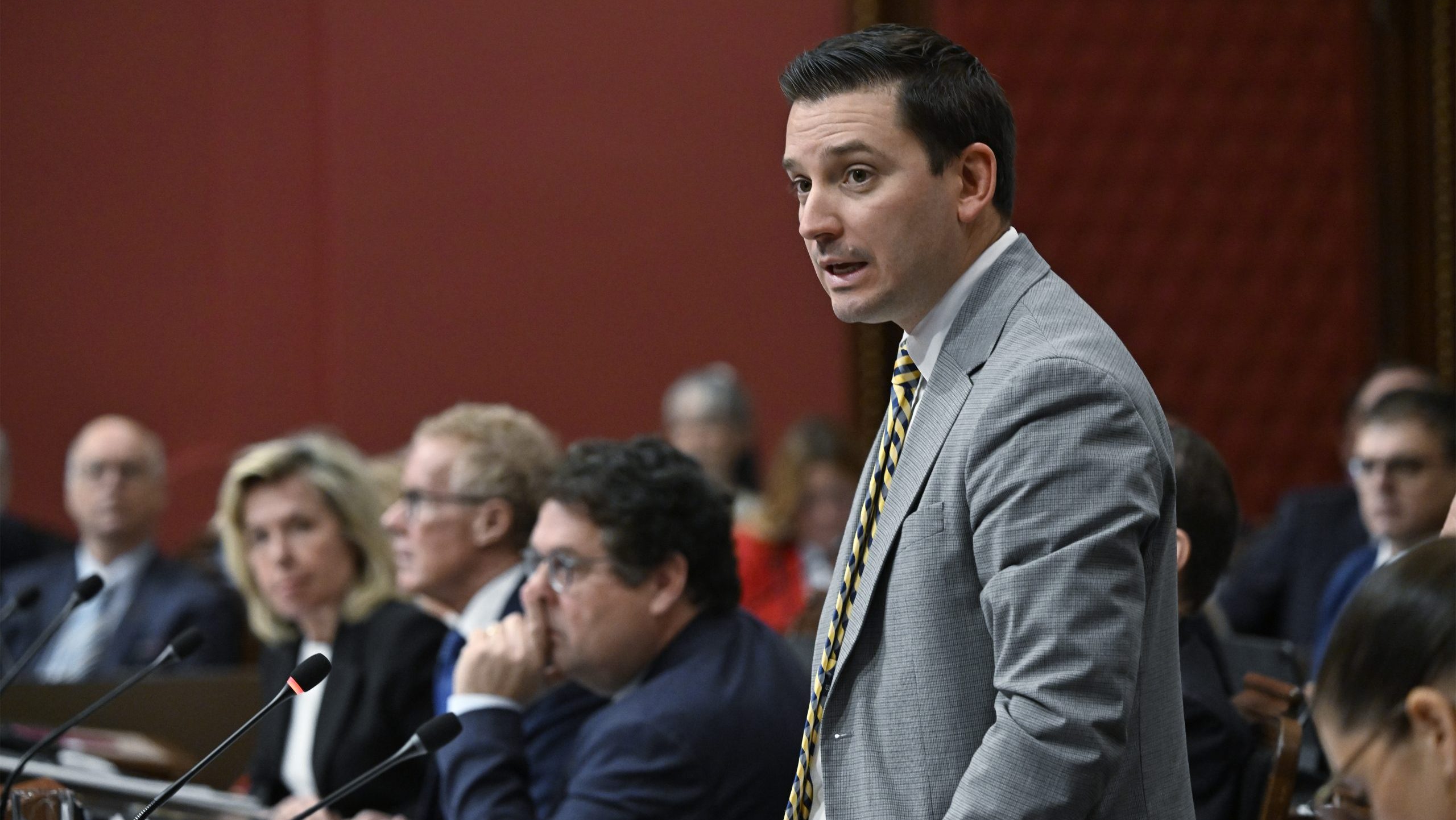 Consultations begin on controversial Quebec constitution bill