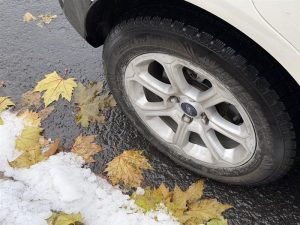 Quebec drivers rush to install winter tires ahead of deadline