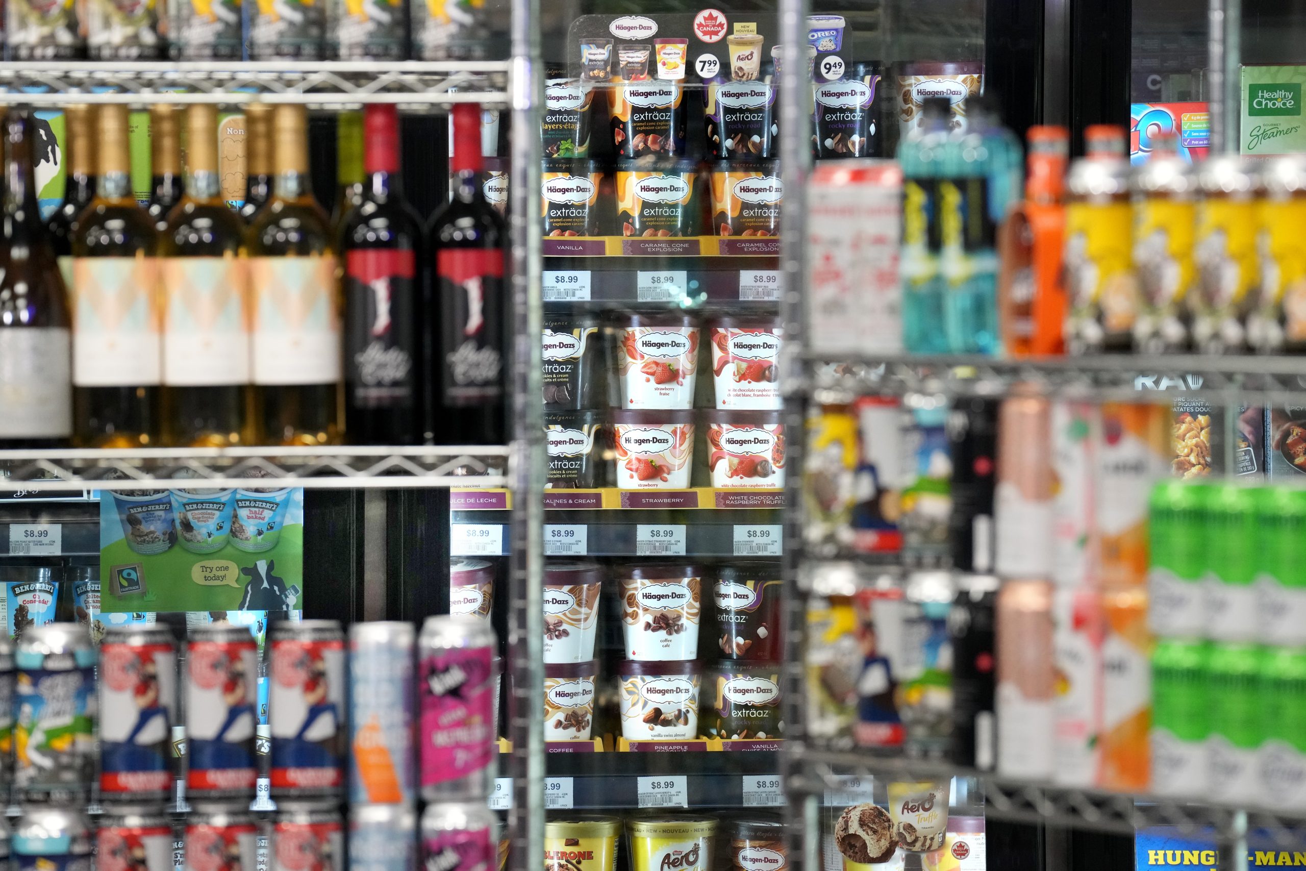 Alcohol labeling gives false impression of health, Université Laval ...