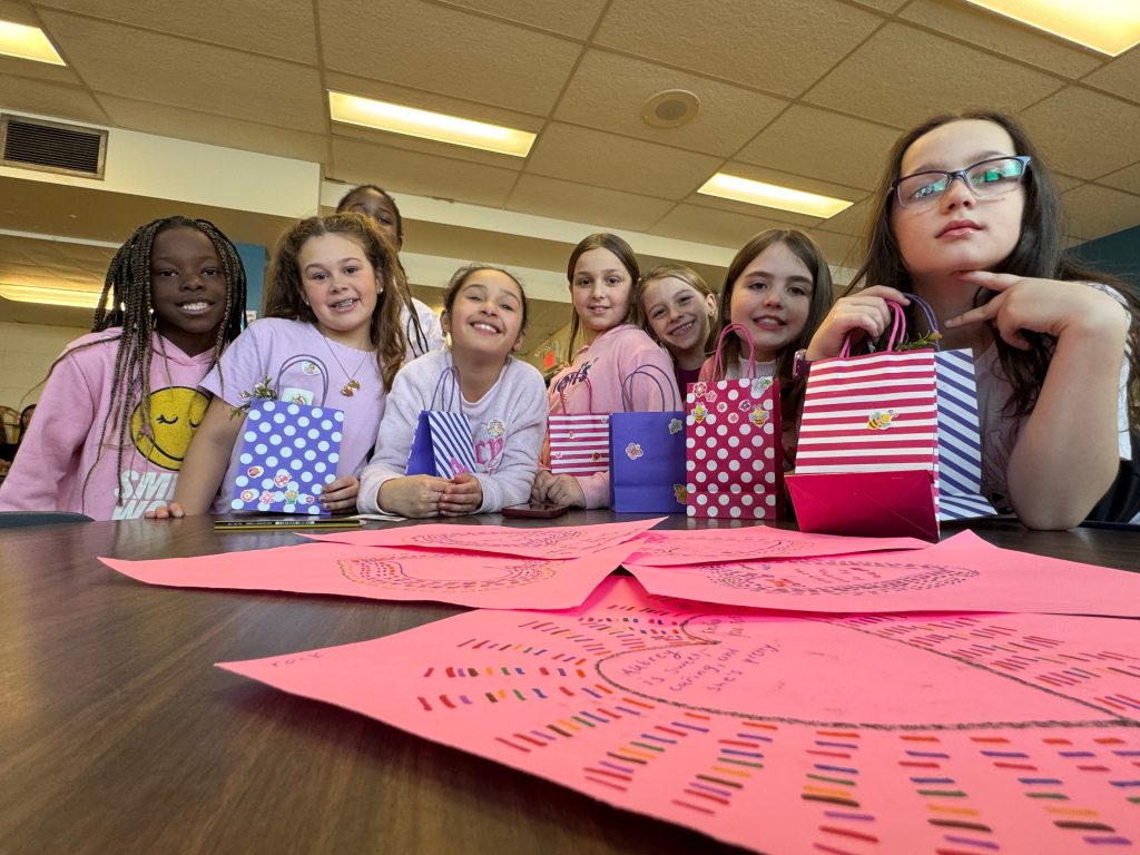 The Sparkle Club: Students at Châteauguay elementary school promote ...