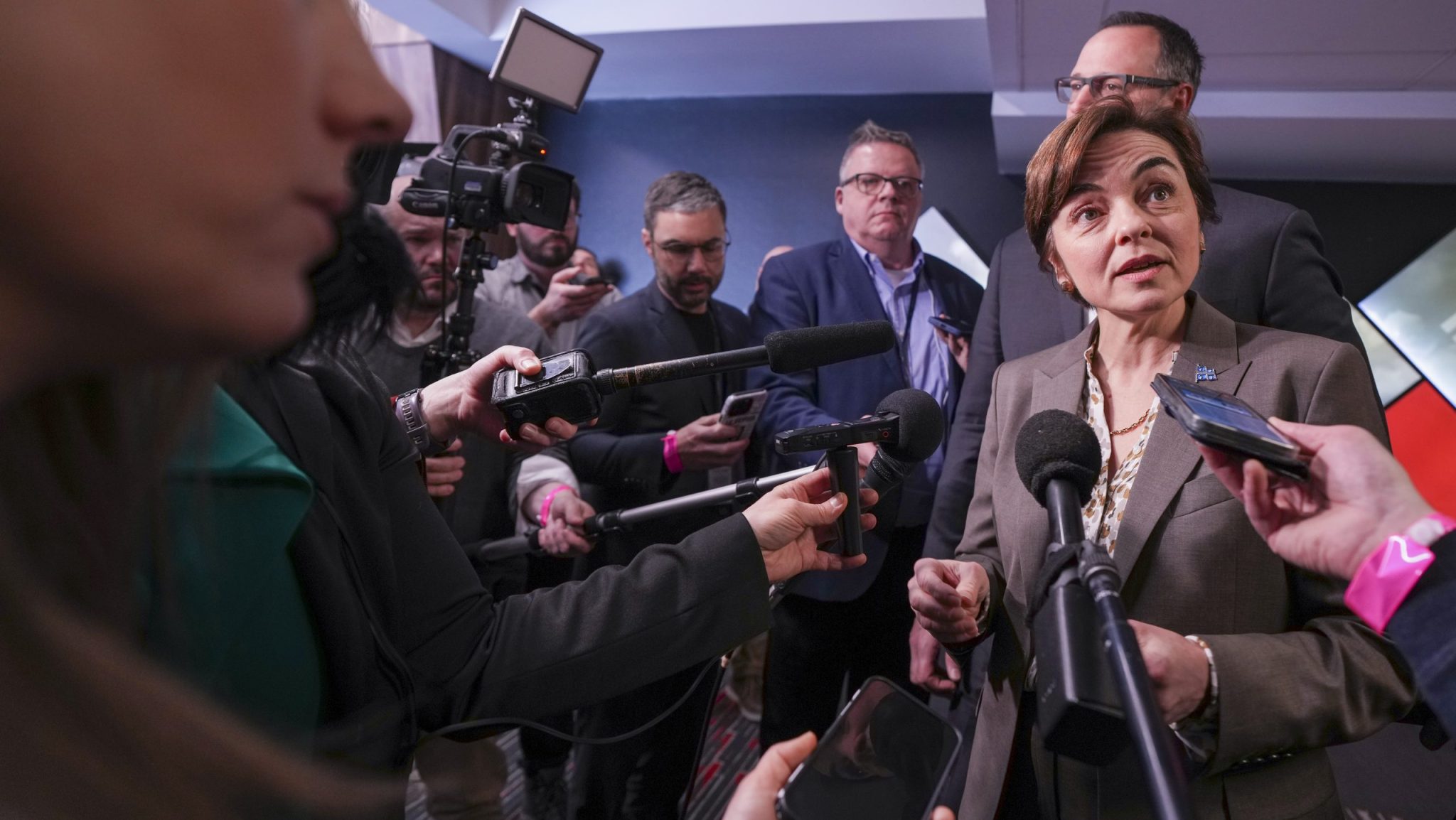 CAQ leadership candidate Fréchette promises to revive fast-track ...
