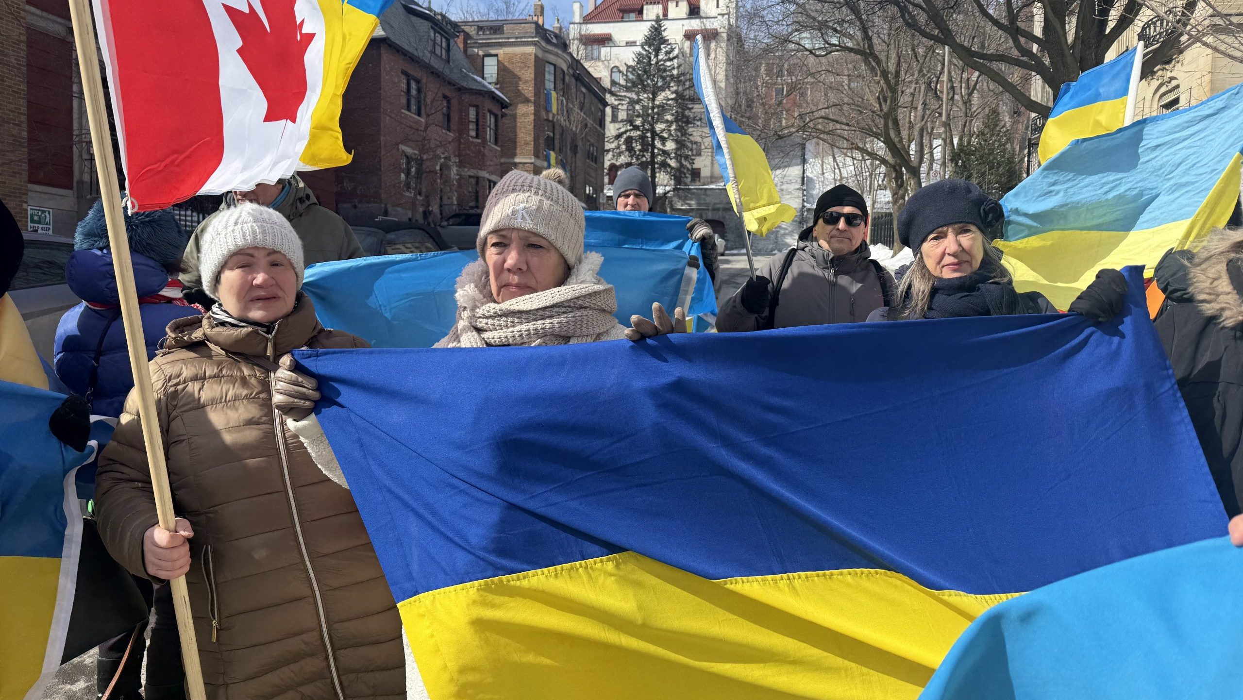Montrealers rally outside Russian consulate on 4th anniversary of ...