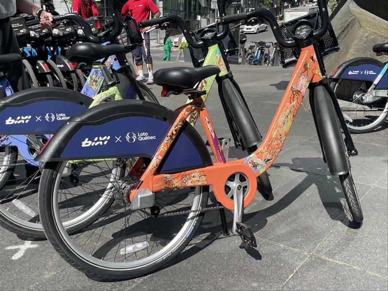 Montreal's BIXI bikes unveil a rolling gallery project