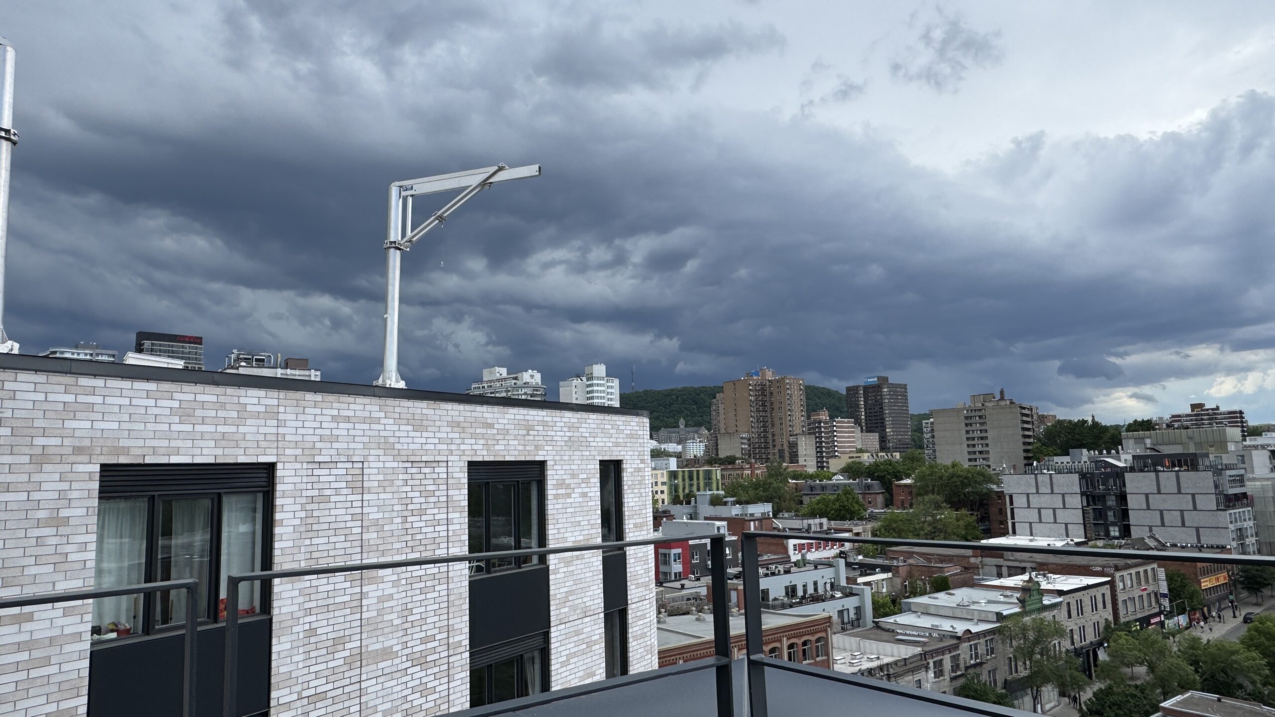Severe thunderstorm warning issued for Montreal
