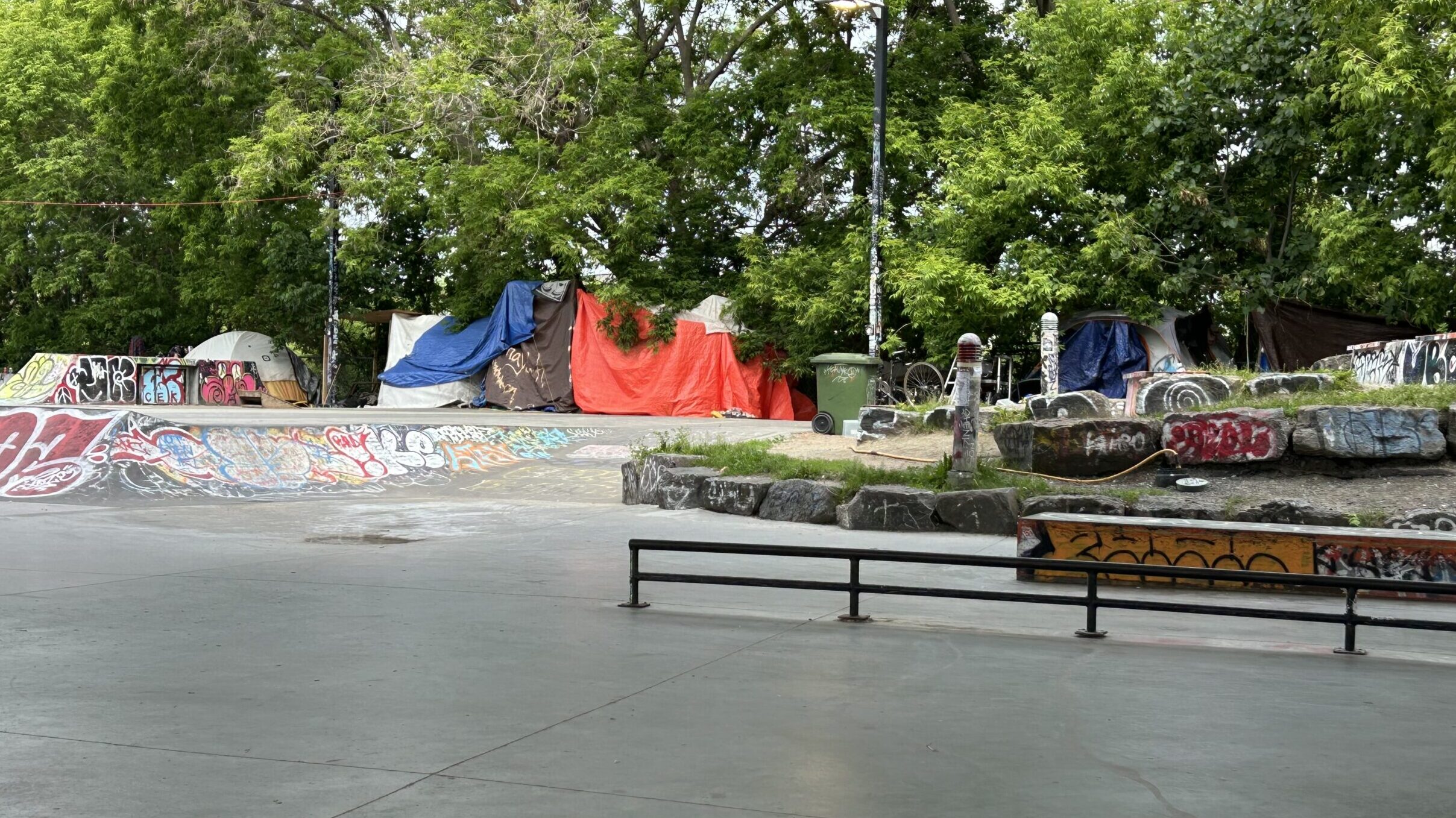 Judge blocks the City of Montreal from dismantling Van Horne encampment